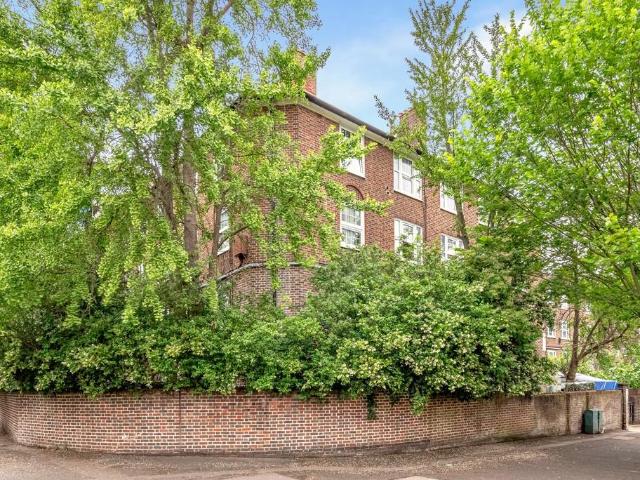 Lordship Road, London 2 bed apartment to rent £2,500 pcm £577 pw