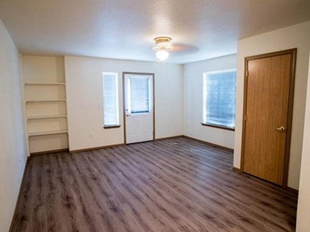 Lorence Court Apartments 2 Bed 1 Bath