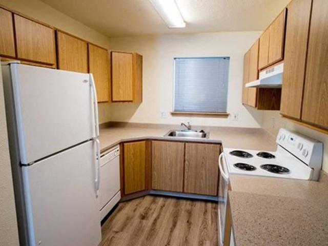 Lorence Court Apartments 2 Bed 2 Bath