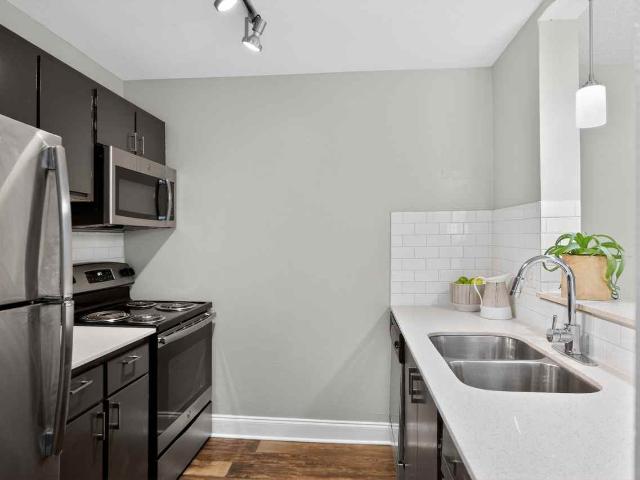 Lorenzo At East Mil 1 Bedroom Apartment for Rent at 1968 Lake Heritage Cir, Oak Ridge, FL 32839 Americana