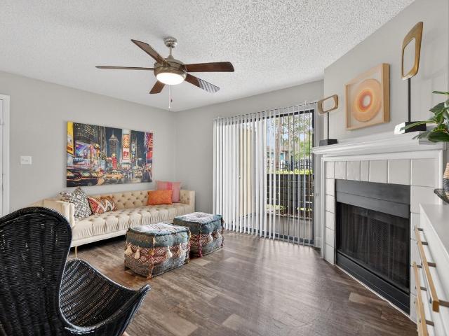 Lorenzo At East Mil 2 Bedroom Apartment for Rent at 1968 Lake Heritage Cir, Oak Ridge, FL 32839 Americana