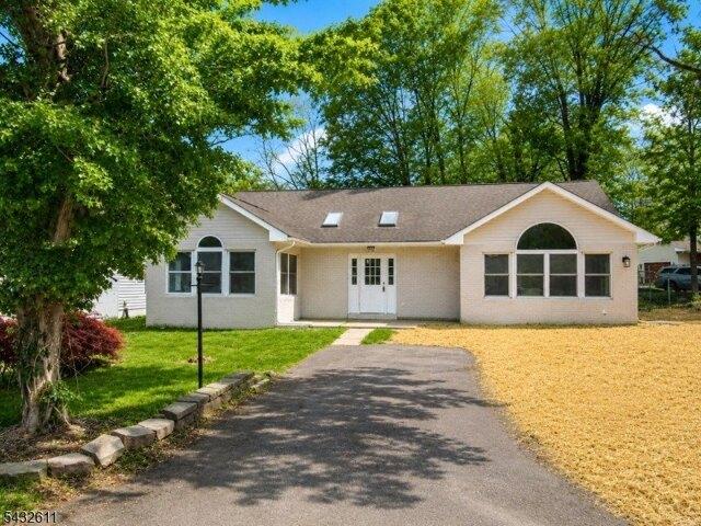 Lorettacong Dr, Jefferson Township, Home For Sale