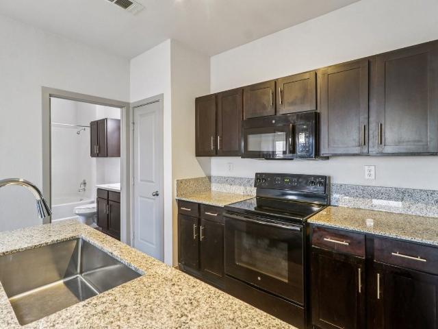 Loretto at Creekside 2 Bedroom Apartment for Rent at 7319 N Loop 1604 E, San Antonio, TX 78233