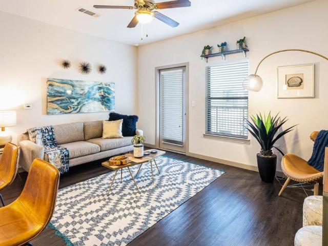 Loretto at Creekside 2 Bedroom Apartment for Rent at 7319 N Loop 1604 E, San Antonio, TX 78233