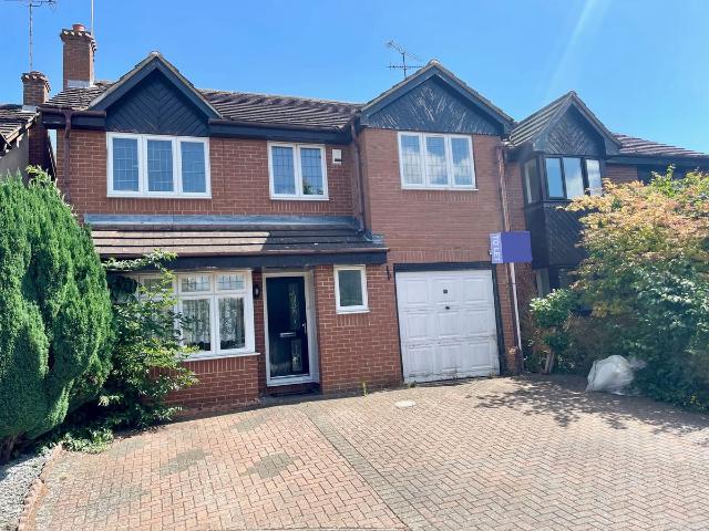 Lorimer Close, Luton LU2, 4 bed property to rent, £2,200 pcm | PrimeLocation