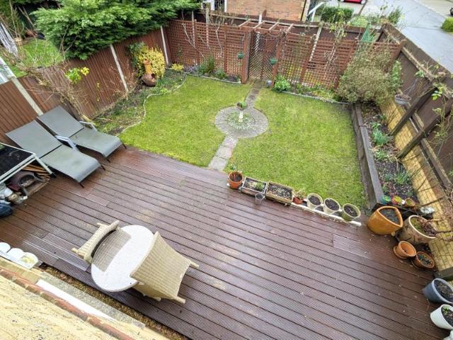 Lorne Gardens, Woking 3 bedrooms Property for lettings Seymours