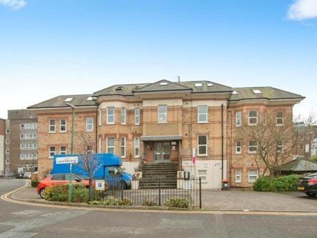 Lorne Park Road, Bournemouth, 2 Bedroom Flat