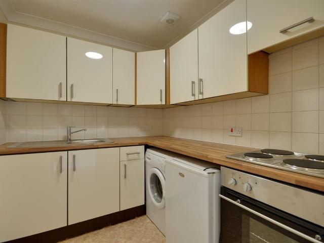 Lorne Park Road, Bournemouth BH1, 1 bed flat to rent, £900 pcm | PrimeLocation