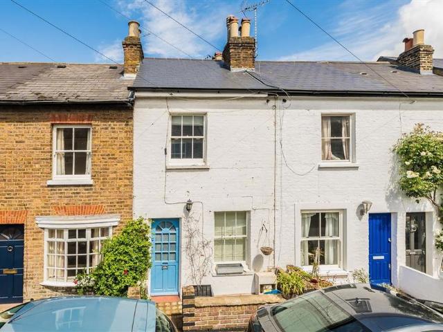 Lorne Road, Richmond TW10 2 bed terraced house to rent £3,500 pcm £808 pw