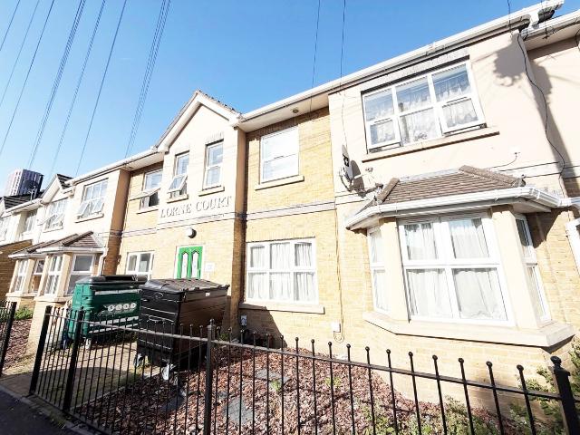 Lorne Road, Walthamstow E17, 1 bed flat to rent, £1,500 pcm | PrimeLocation