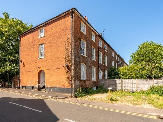 Lorne Street, Reading RG1, 1 bed flat to rent, £1,100 pcm | PrimeLocation