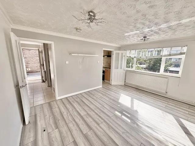 Lornes Close, Southend on Sea, Property for rent