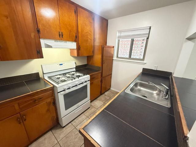 Lorrain Apartments 1 Bedroom Apartment for Rent at 1401 Enfield Rd, Austin, TX 78703 Old West Austin
