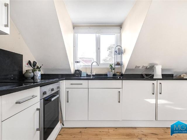 Lorraine Court, Park Gate, East. 1 bed apartment to rent £1,600 pcm £369 pw