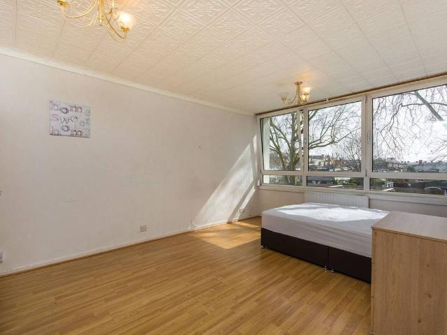 Lorrimore Square, London SE17, 4 bed flat to rent, £3,553 pcm | PrimeLocation