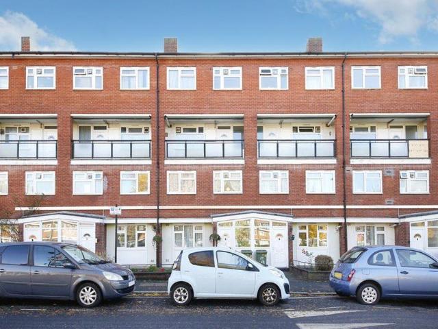 Lorrimore Road, Walworth, London, SE17 3 bed flat to rent £3,000 pcm £692 pw