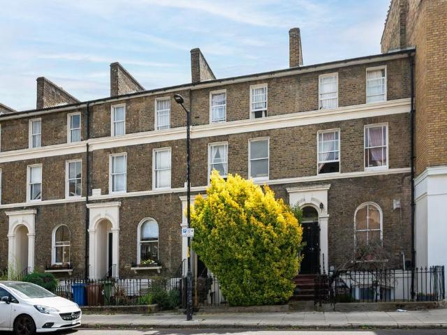 Lorrimore Road, Elephant and Castle. 2 bed flat to rent £3,800 pcm £877 pw