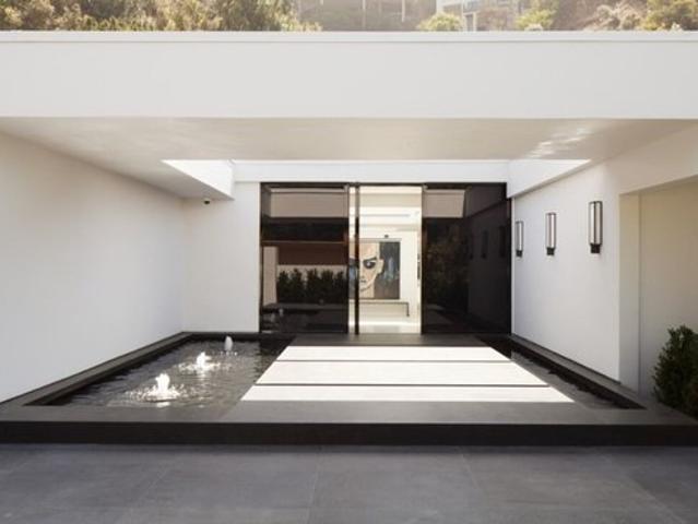 Los Angeles, CA 90069