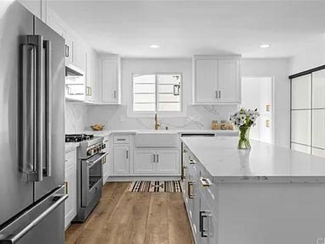 Los Angeles, CA housing for rent