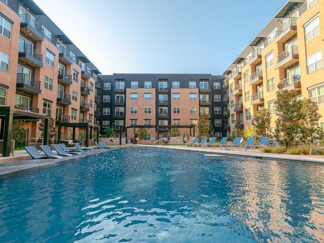 Los Altos Trinity Green 1 Bedroom Apartment for Rent at 990 Singleton Blvd, Dallas, TX 75212 Fredrick Douglas