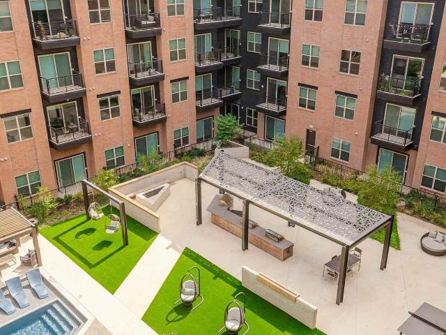 Los Altos Trinity Green Studio Apartment for Rent at 990 Singleton Blvd, Dallas, TX 75212 Fredrick Douglas