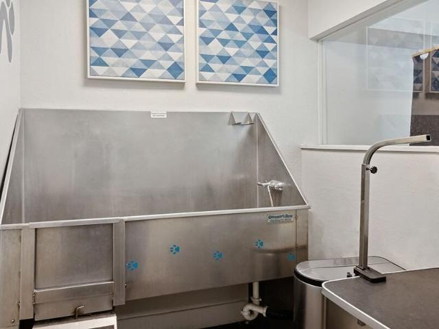 Los Gatos Landing 1 Bedroom Apartment for Rent at 2130 Southwest Expy, San Jose, CA 95126 Del Marietta Southwest