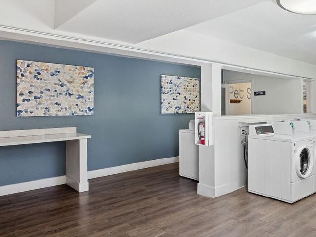 Los Gatos Landing 2 Bedroom Apartment for Rent at 2130 Southwest Expy, San Jose, CA 95126 Del Marietta Southwest