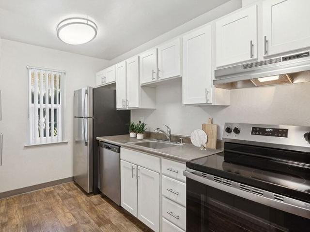 Los Gatos Landing Studio Apartment for Rent at 2130 Southwest Expy, San Jose, CA 95126 Del Marietta Southwest