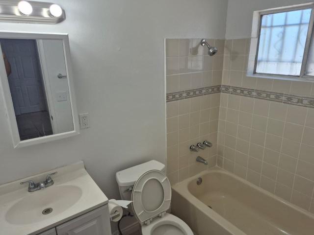 Los Flores Boulevard 3 Bedroom Apartment for Rent at Los Flores Blvd, Lynwood, CA 90262 Lynwood