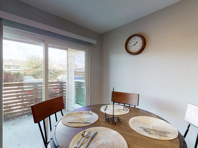 Los Prados 2 Bedroom Apartment for Rent at 125 Dyna Dr, Houston, TX 77060 Greater Greenspoint