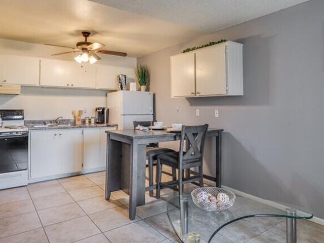 Los Vecinos Studio Apartment for Rent at 1950 North 43rd Avenue, Phoenix, AZ 85009