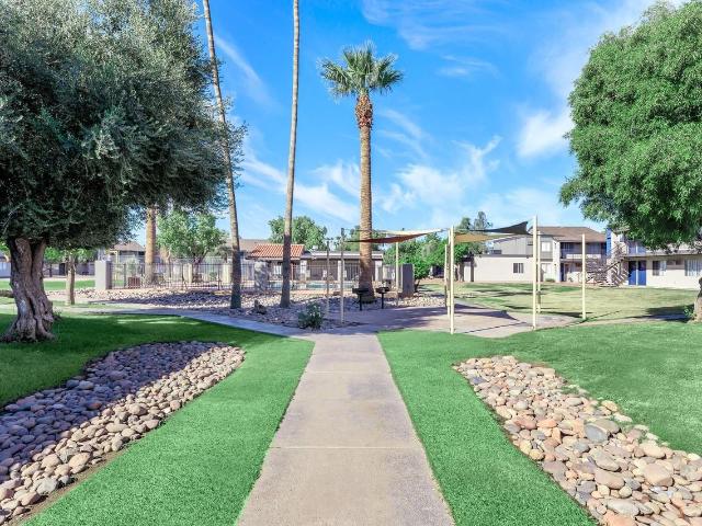 Los Vecinos Studio Apartment for Rent at 1950 North 43rd Avenue, Phoenix, AZ 85009