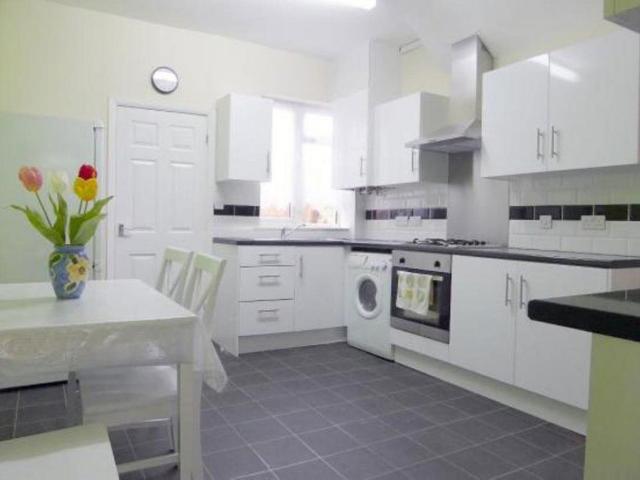 Lottie Road, Birmingham 4 bed house to rent £1,520 pcm £351 pw