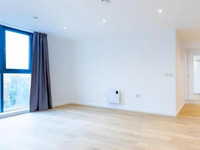 Lotus Thai Spa, 58 Swan Street, Manchester, M4 5JU, United Kingdom | 3 bed apartment for rent #140398690 | Rentberry