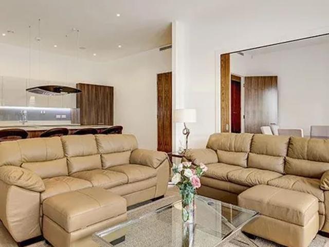 Lotus Clinic, 943 Finchley Road, London, NW11 7PE, United Kingdom | 4 bed apartment for rent #167070129 | Rentberry