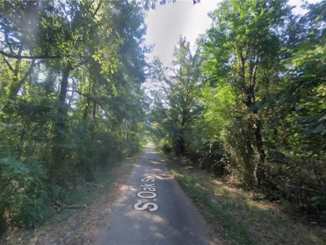 Lot 1 2 S Oak Street