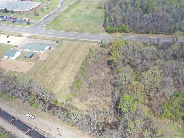 Lot 1 W Parkway
