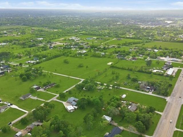 Lot 2 Avenue E