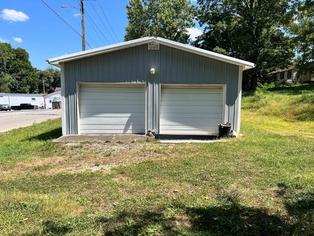 Lot 2 E Henson Street