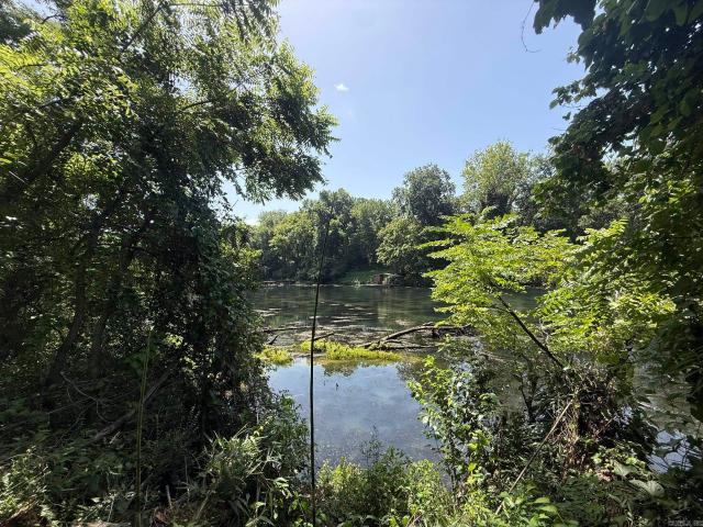 Lot 39 Up River