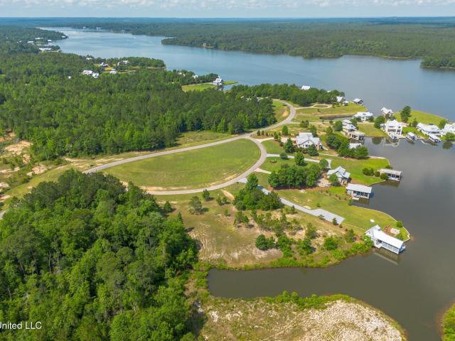 Lot 8 The Moorings