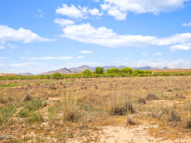 Lot B W Mustang Road #