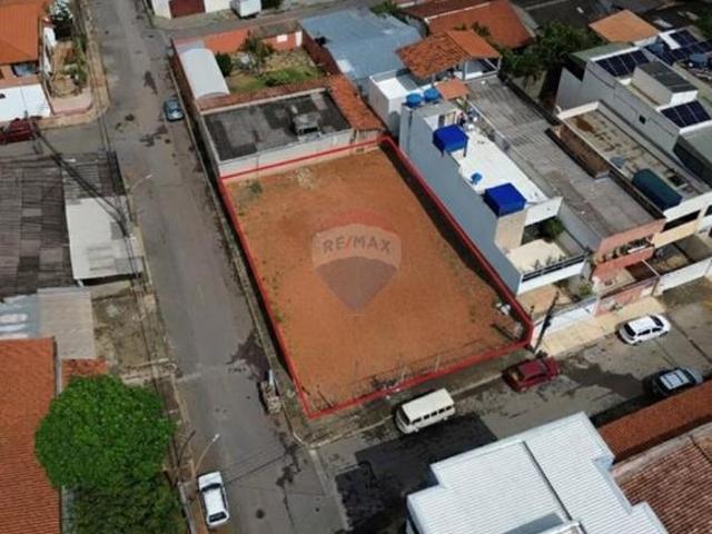 Lote misto de Esquina plano regularizado na Vila Planalto Próximo à Concha Acústica e à Orla do Lag