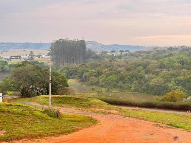 Lote Ninho Verde 2 de esquina, com vista privilegiada para o lago 450 metros qu
