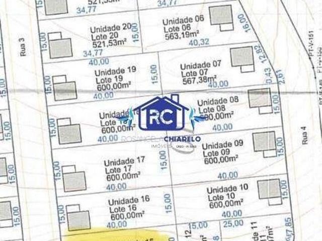 Lote no condomínio Estiva, possui 600m². Sendo 15x40