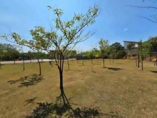Lote no condominio Royal Garden