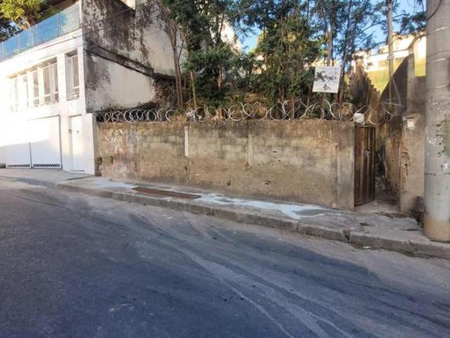 Lote no Sagrada Família ideal para construtores