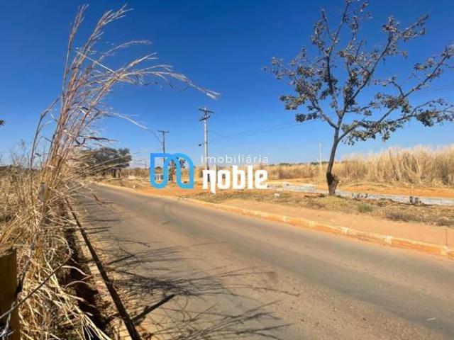 Lote avenida Buritis Ponte Alta Norte 900 m² vazado