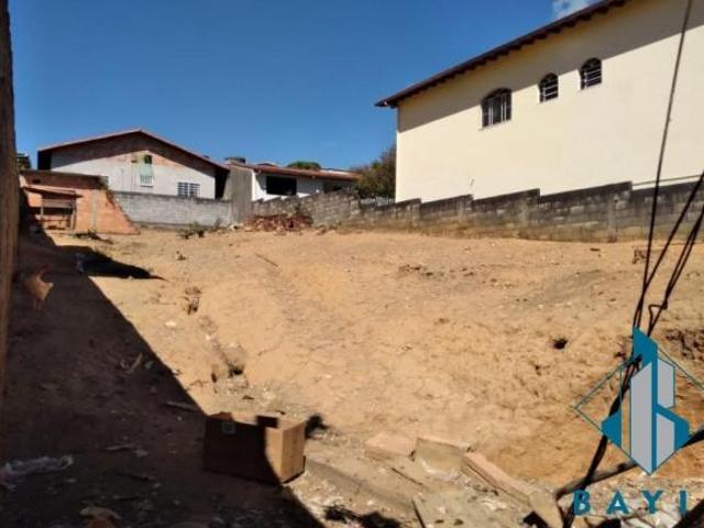 Lote à venda, 438m², Esplanada Santa Luzia/MG