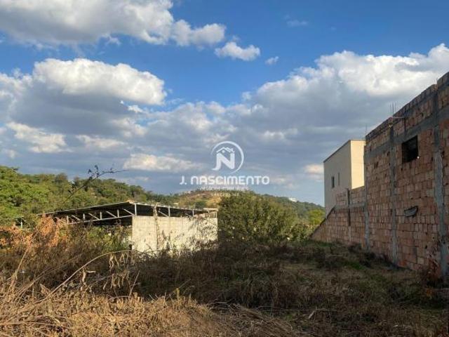 Lote á venda